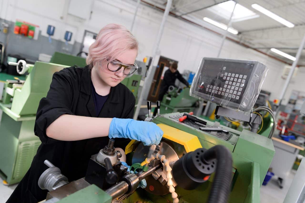 Evesham College launches new engineering degree - Herefordshire ...