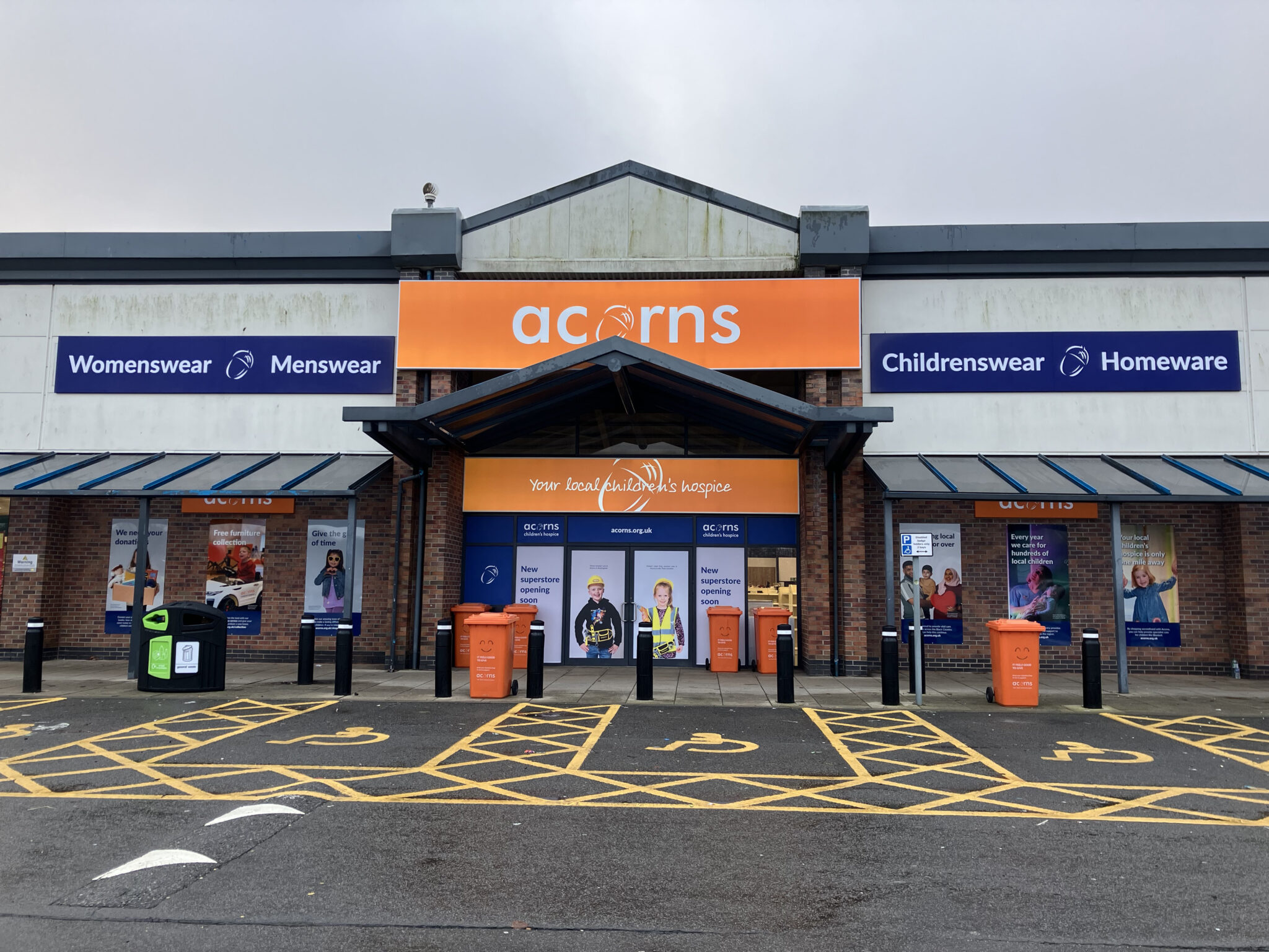 Massive new superstore with thousands of bargains on Bescot retail park ...